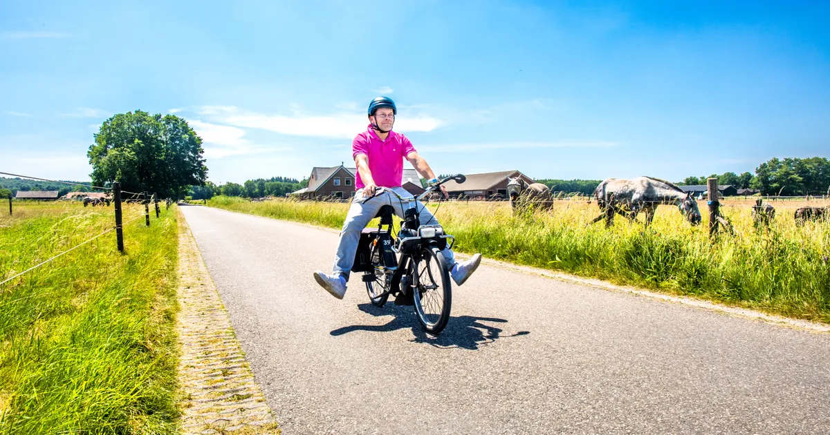 Solex-rijden: terug naar het jarenzestiggevoel - EO