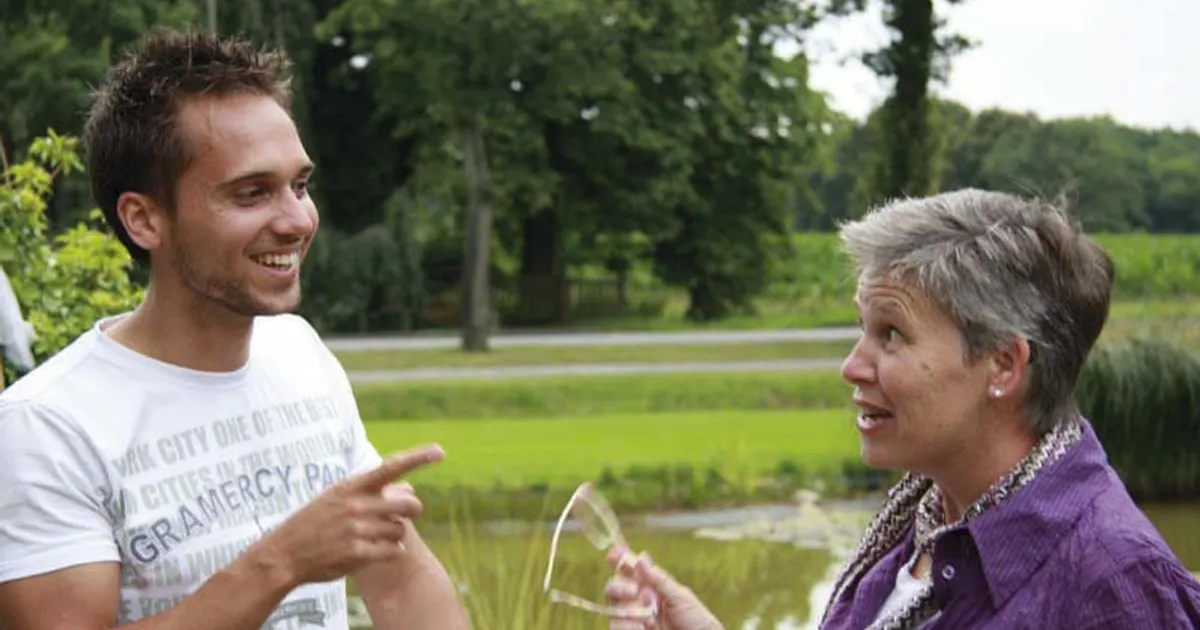 Moeder en zoon openhartig over seks - EO