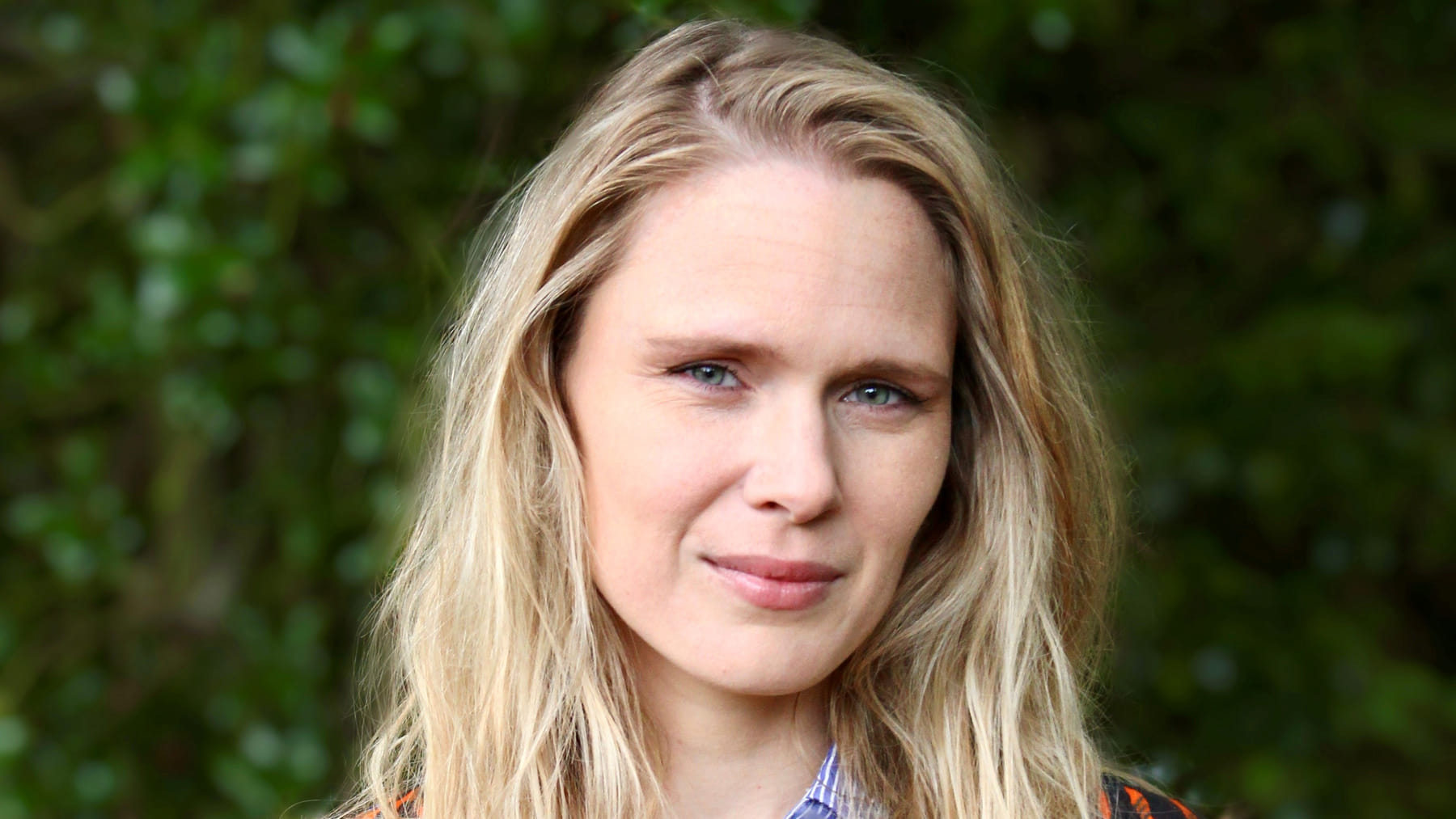 Marleen Stelling schreef debuutroman 'Breuklijnen' - EO