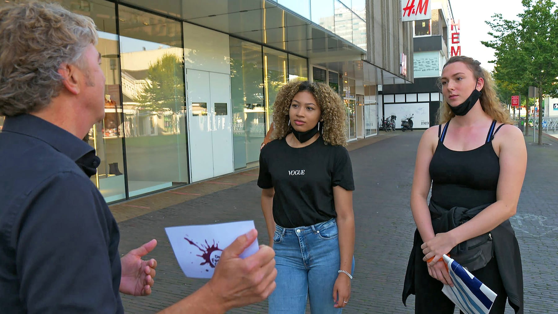 Het Familiediner: Bert van Leeuwen gaat door, ook in - EO